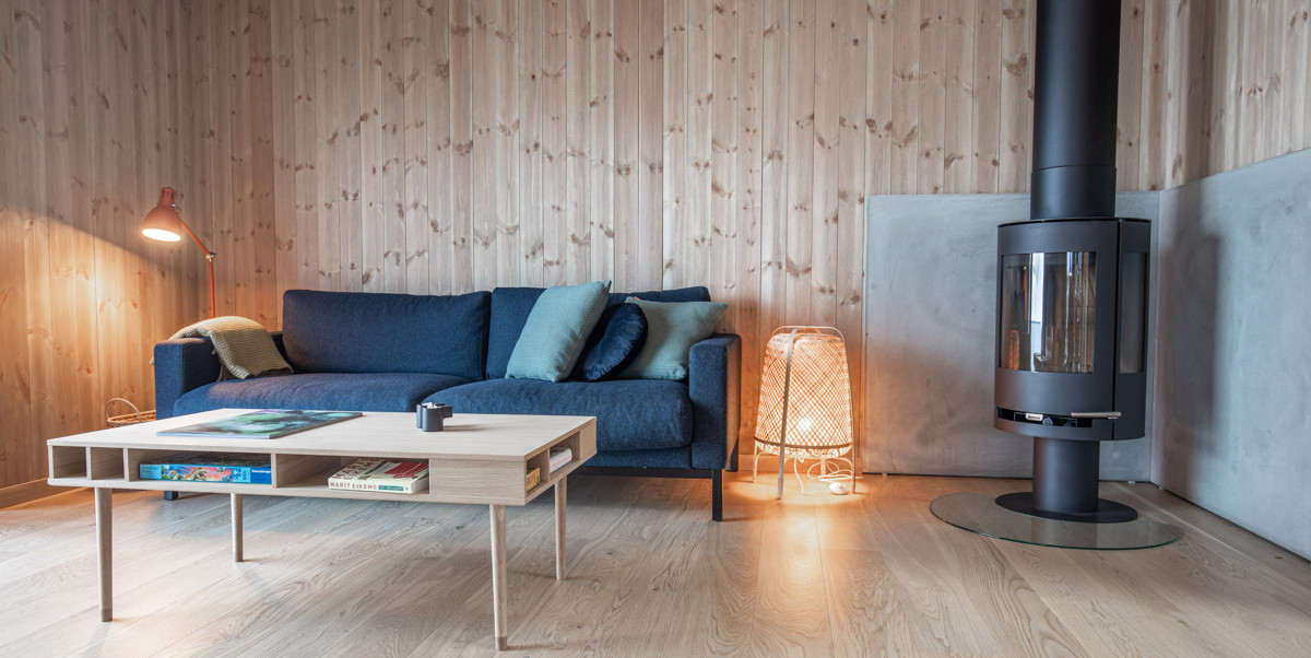 Beiset panel fremhever treverkets struktur - Stiltre